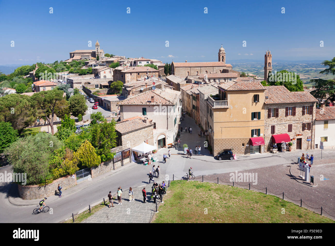Montalcino, Val d'Orcia (Orcia Valley), Siena Province, Tuscany, Italy ...