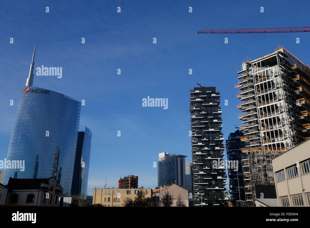 Buildings near porta nuova milan hi-res stock photography and images ...