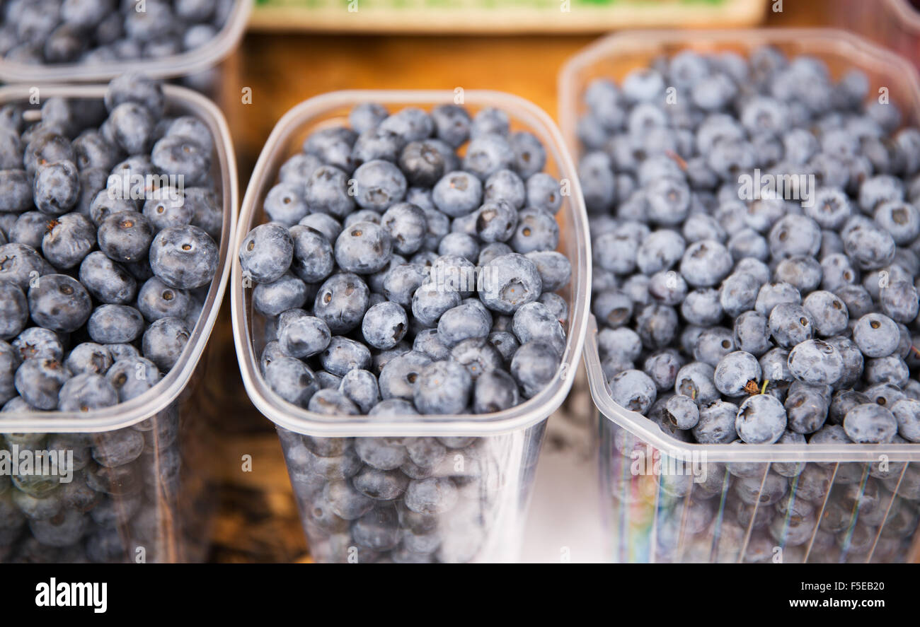 Blueberries grocery store hi-res stock photography and images - Alamy