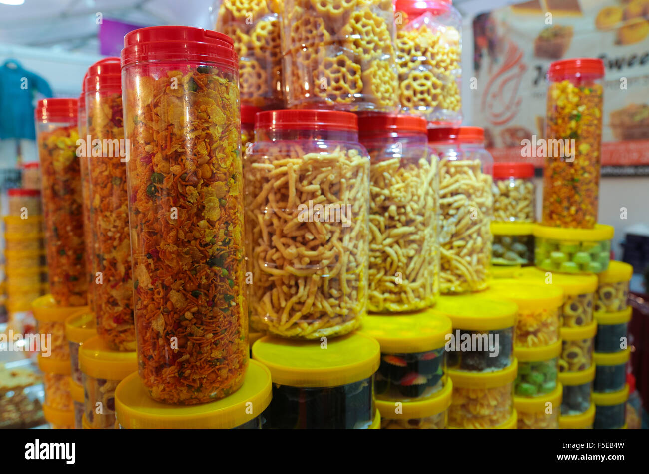 KUALA LUMPUR, MALAYSIA, 3 NOV 2015 : Stall selling indian crackers of ...