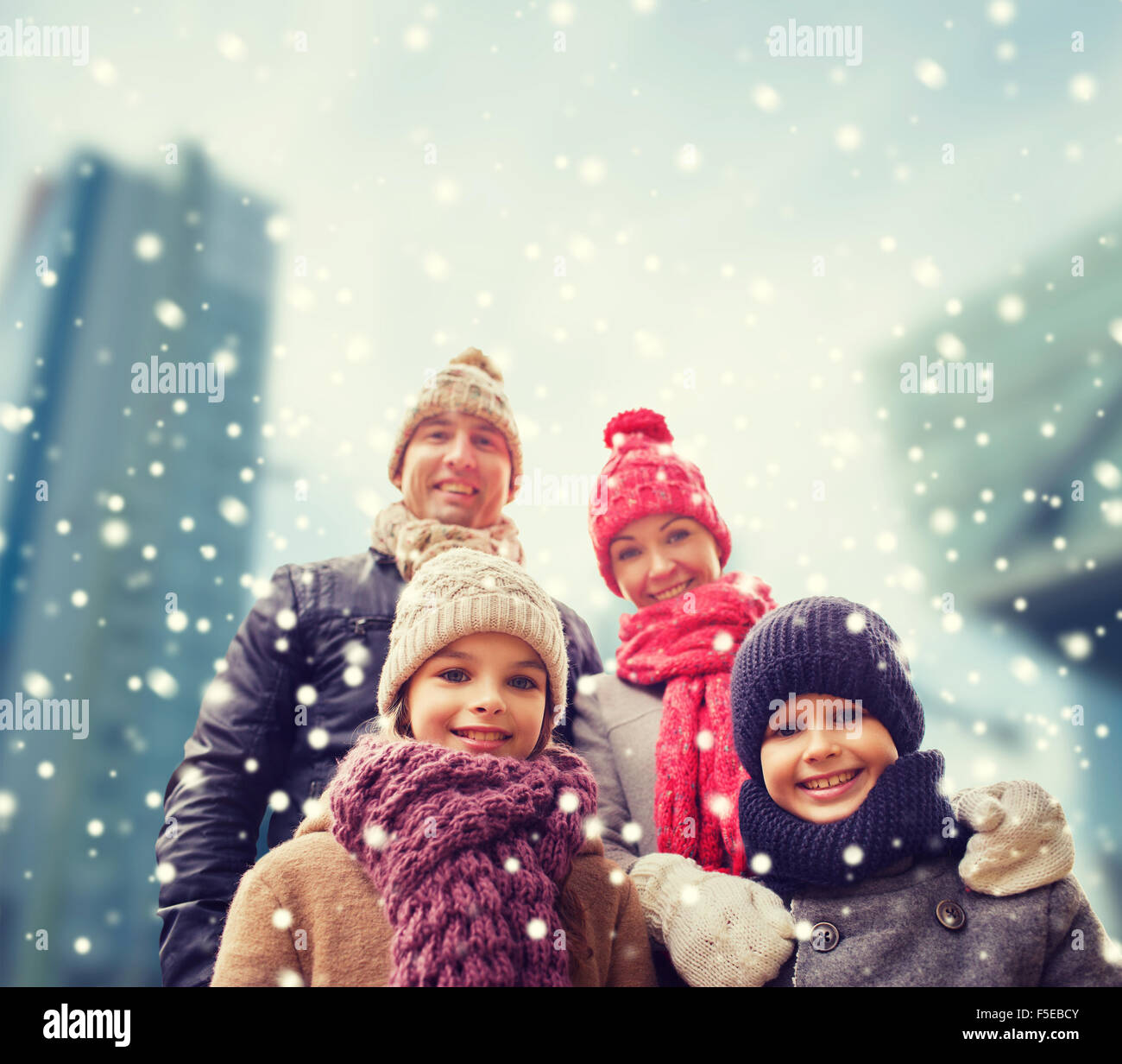 Family mother father children city hi-res stock photography and images ...