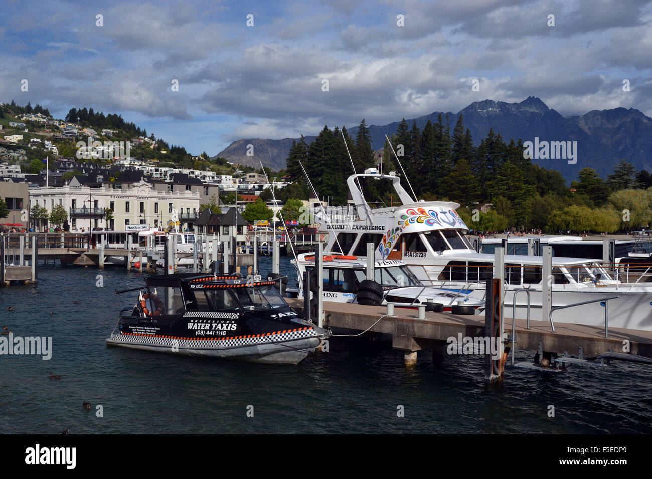 Queenstown new zealand lake hi-res stock photography and images - Alamy