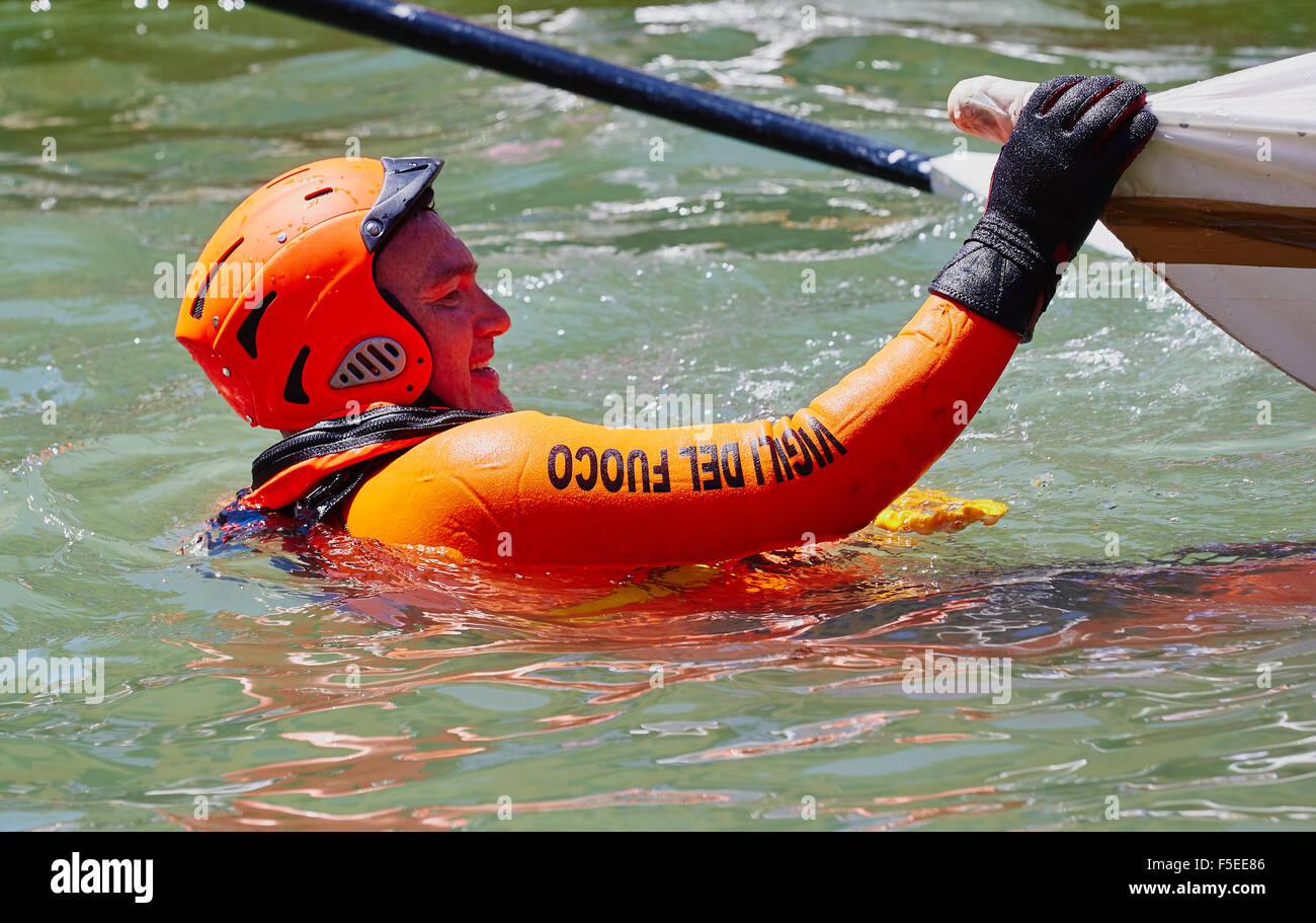 Italian fire rescue service hi-res stock photography and images - Alamy