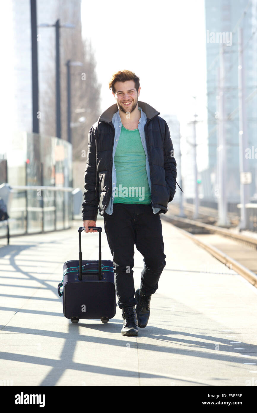 One man on a train platform hi-res stock photography and images - Alamy