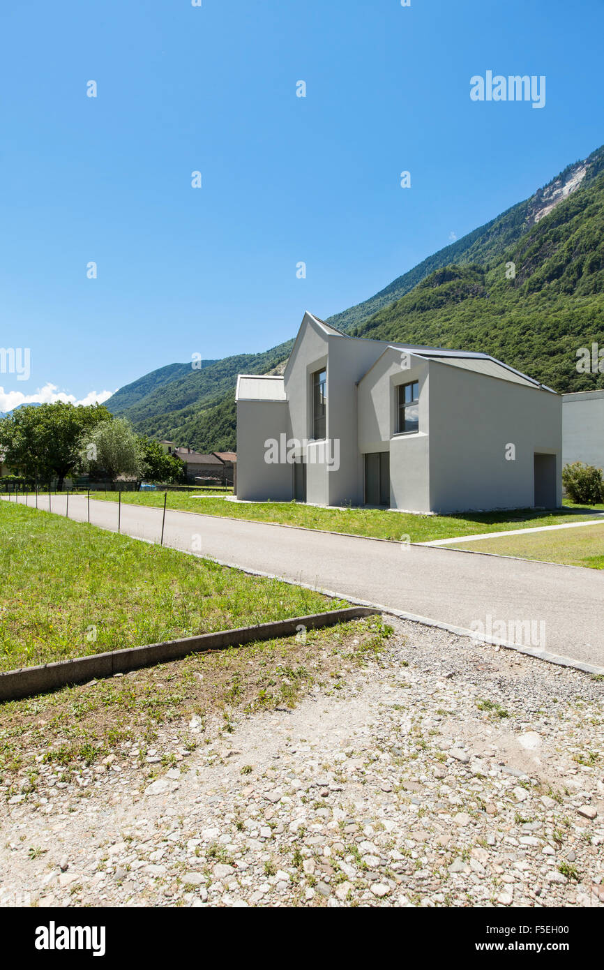 architecture, white house view from the path, summer day Stock Photo ...