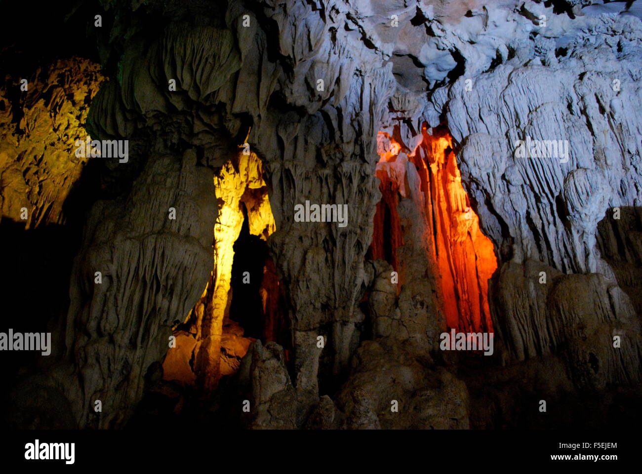 Hang Sung Sot Grotto (Cave of Surprises), Halong Bay, Vietnam Stock Photo - Alamy