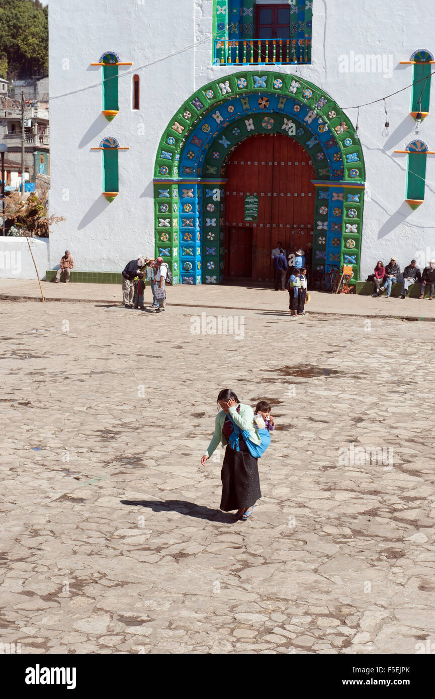 Chamula indian hi-res stock photography and images - Alamy