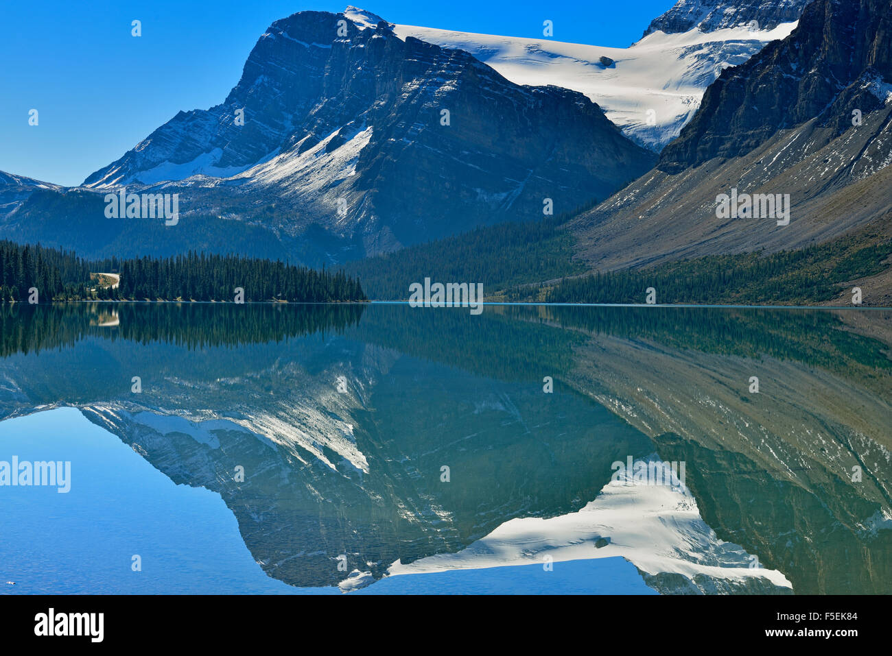 Bow glacier eflected in Bow Lake, Banff National Park, Alberta, Canada ...