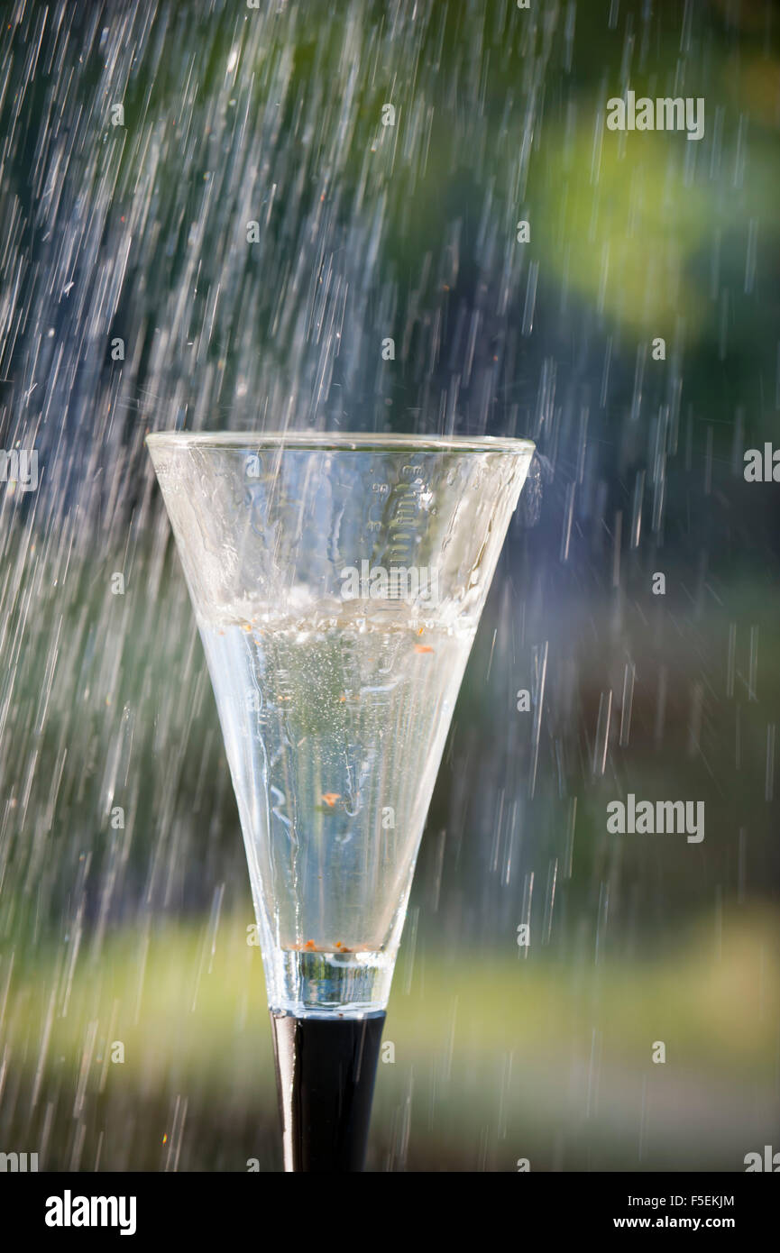 Rain gauge hi-res stock photography and images - Alamy