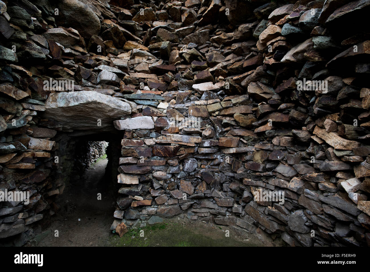 Cairn de barnenez morlaix hi-res stock photography and images - Alamy