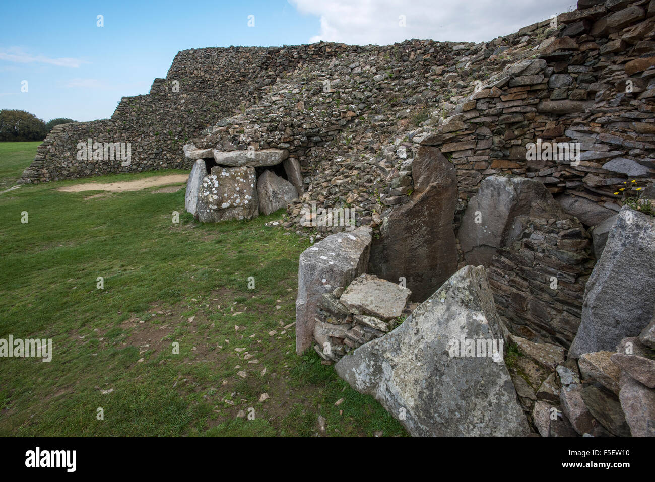 Barnenez. Cairn de Barnenez, Kernelehen peninsular,Brittany,France. Oct ...