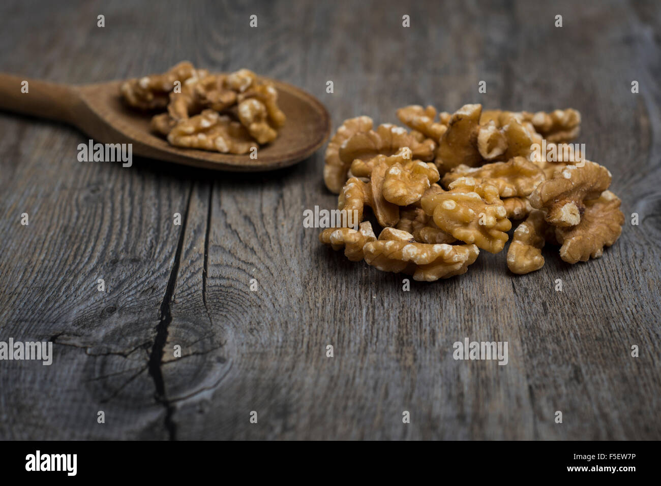 Walnuts food hi-res stock photography and images - Alamy