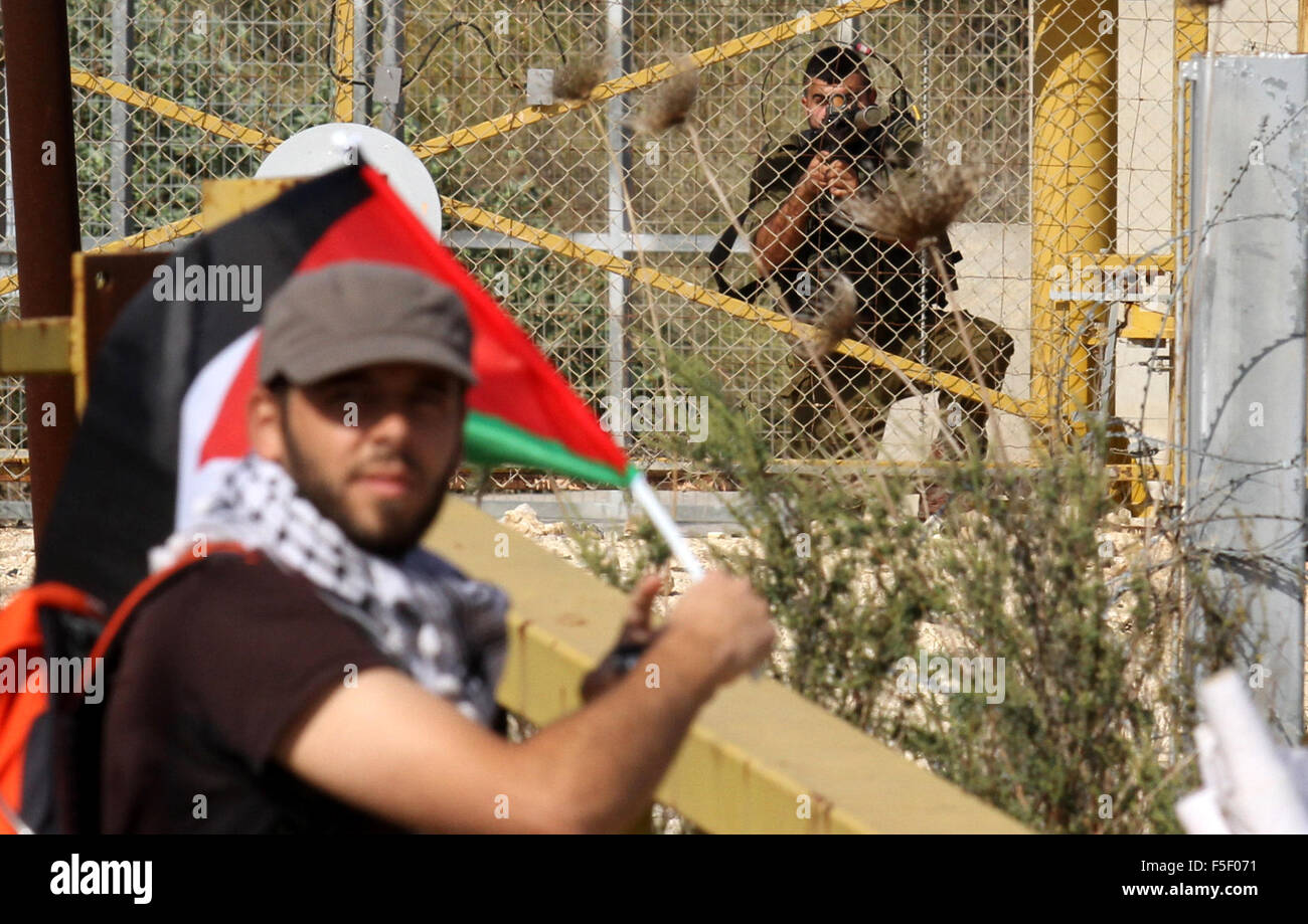 Tulkarm, West Bank, Palestinian Territory. 3rd Nov, 2015. An Israeli ...