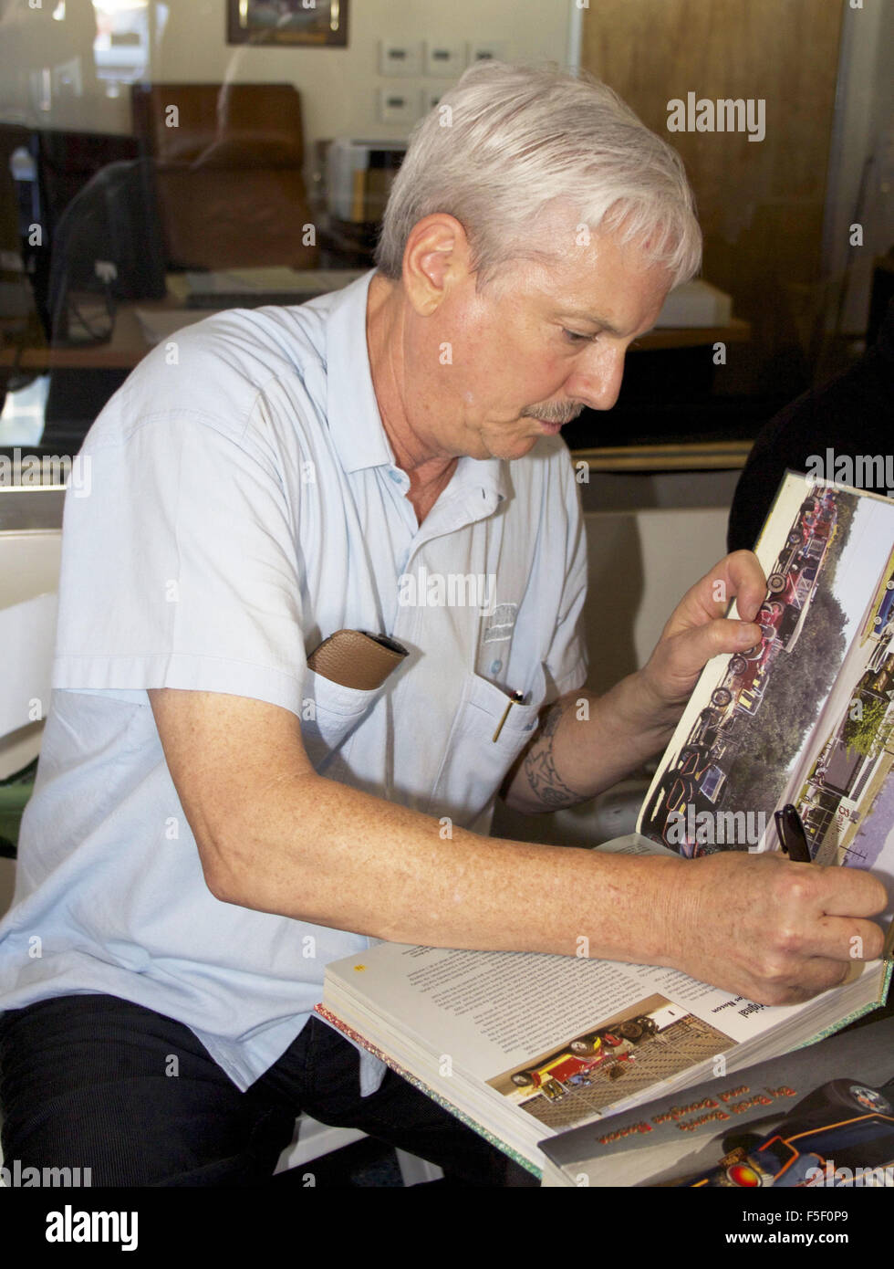 'King of the Kustomizers: The Art of George Barris' book signing ...