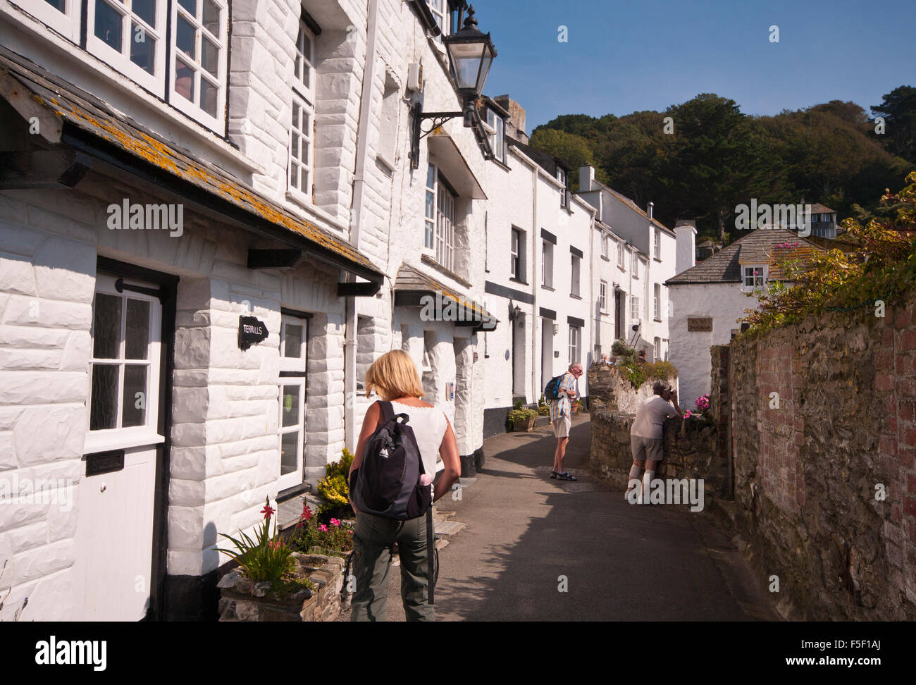 Street scene polperro cornwall hi-res stock photography and images - Alamy