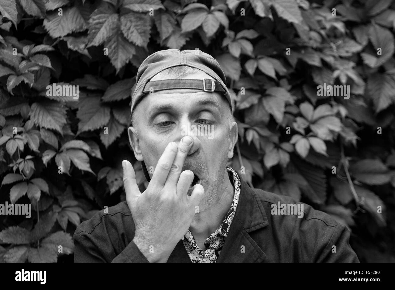 Squint eyes hi-res stock photography and images - Alamy