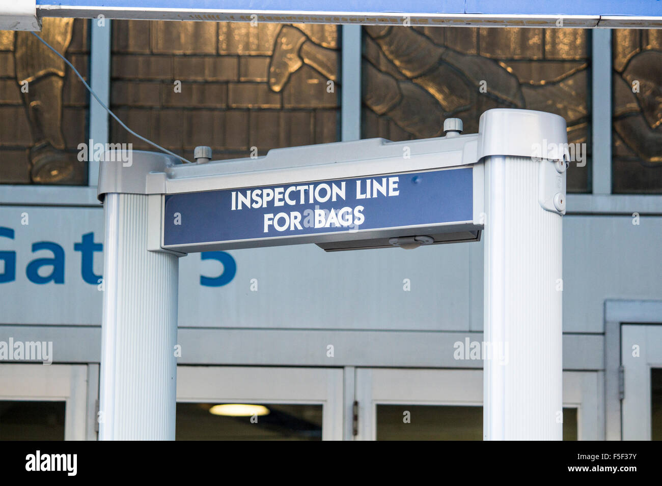 Center inspection hi-res stock photography and images - Alamy