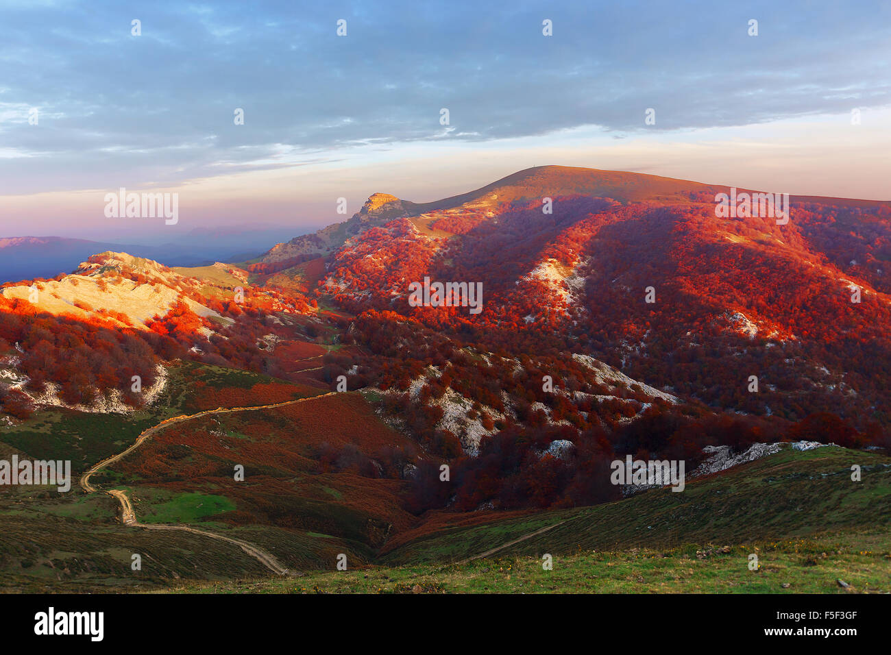 Gorbea mountain hi-res stock photography and images - Alamy