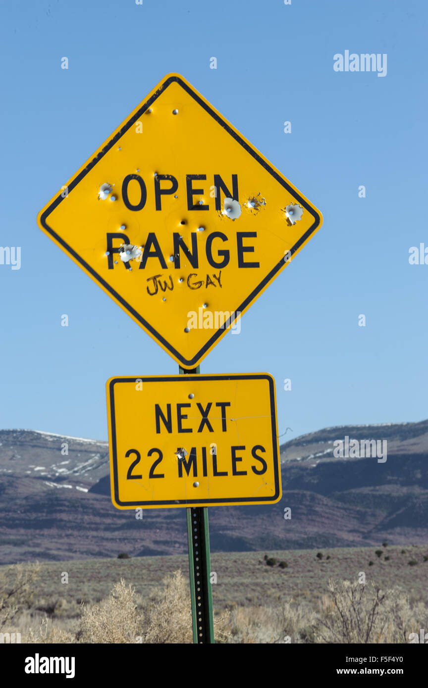 Shooting range sign hi-res stock photography and images - Alamy