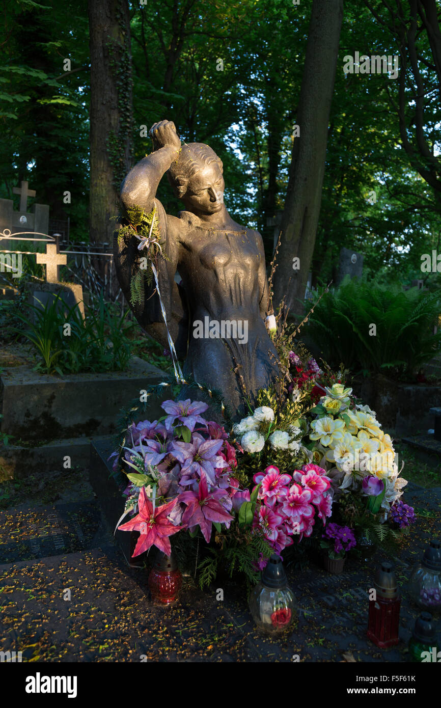Lviv, Ukraine, Ukrainian grave at the Lychakiv Cemetery Stock Photo - Alamy
