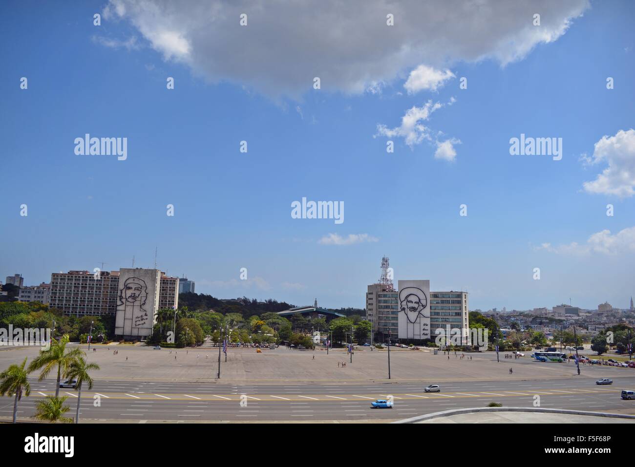 facing iconic images on the buildings across Revolution Square Cuba ...