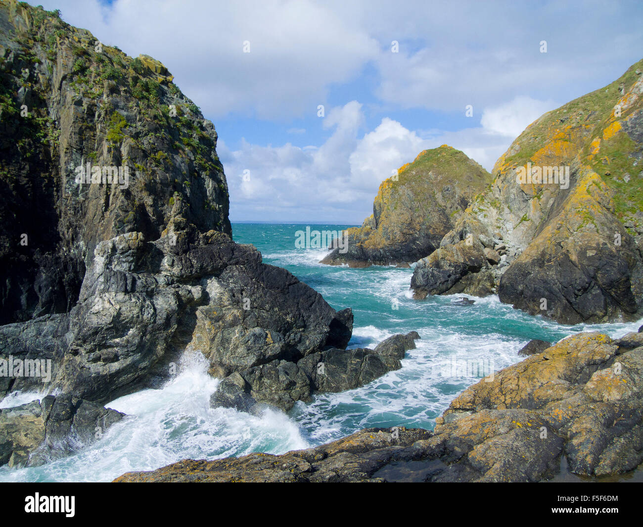 Henscath, Mullion Cove, Lizard Peninsula, Cornwall, England, UK Stock ...