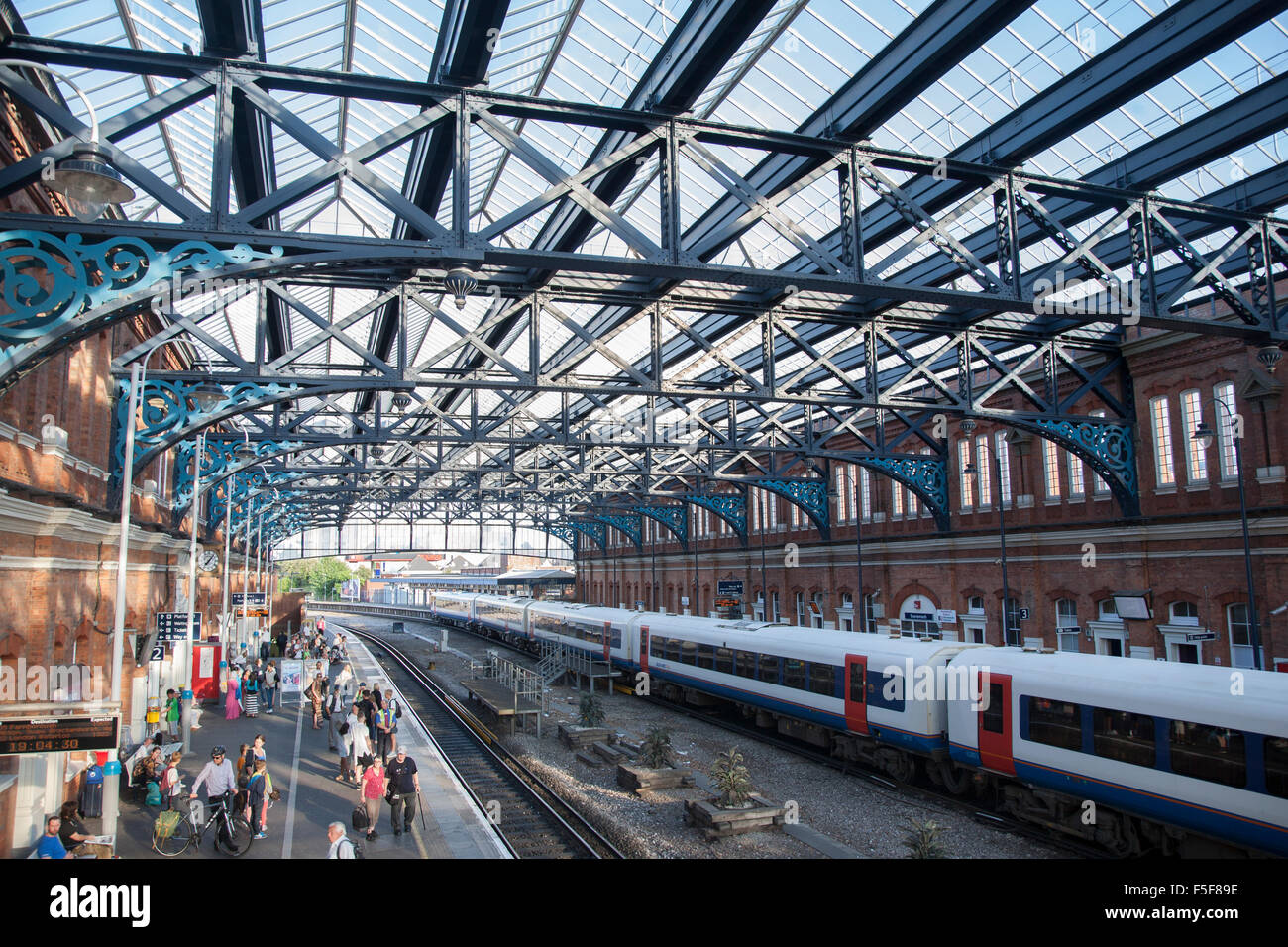 Bournemouth station hi-res stock photography and images - Alamy