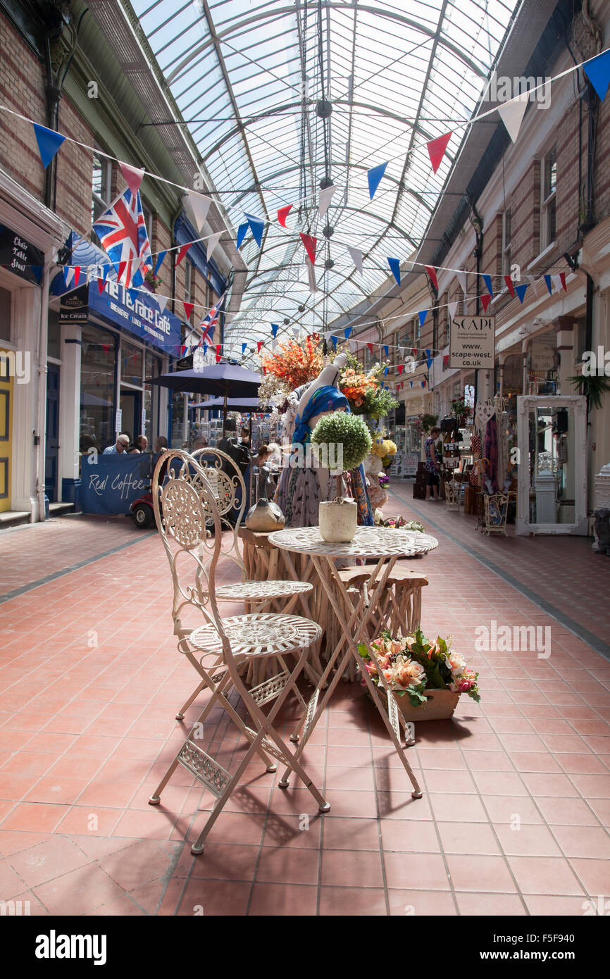Bournemouth arcade hi-res stock photography and images - Alamy