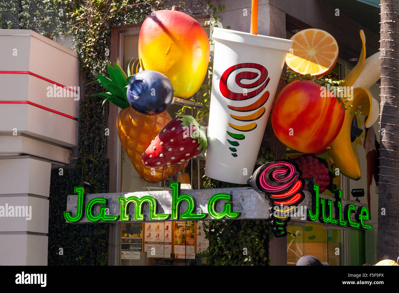 Universal studios hollywood film set hi-res stock photography and ...