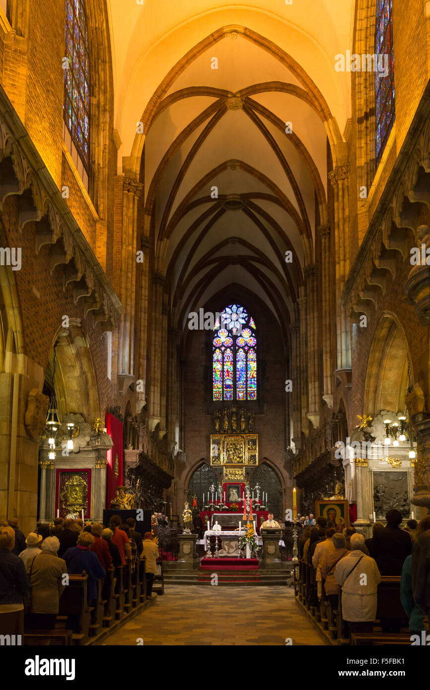 Wroclaw, Poland, worship in the Wroc aw Cathedral Stock Photo - Alamy