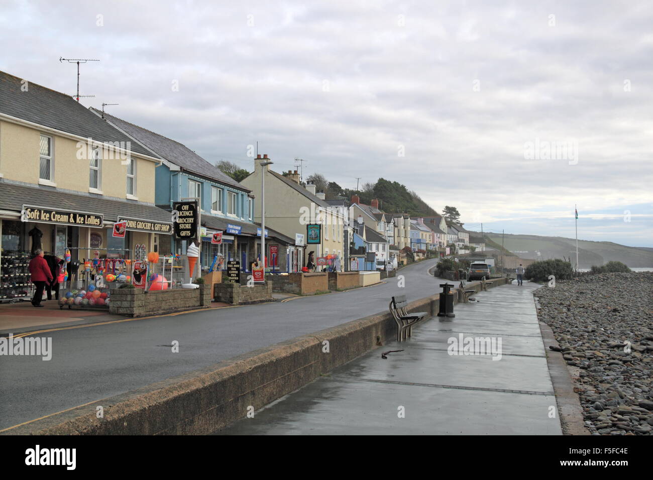 Amroth seafront, Carmarthen Bay, Pembrokeshire, Dyfed, Wales, Great ...