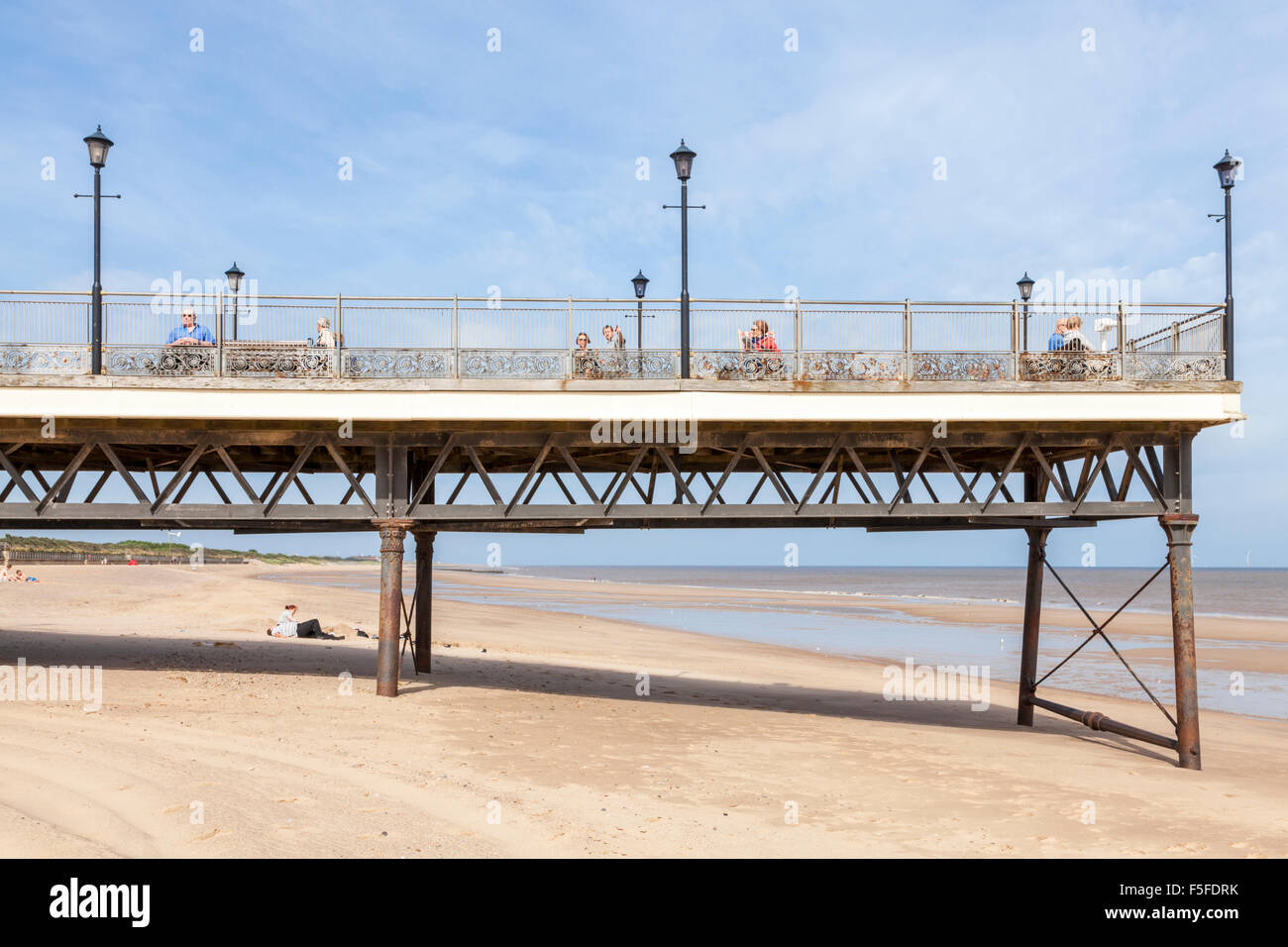 Skegness pier hi-res stock photography and images - Alamy