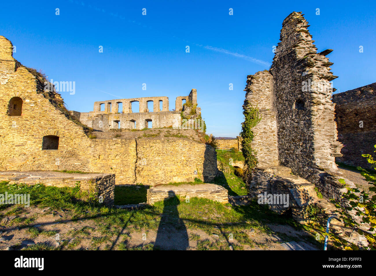 Rheinfels castle ruins hi-res stock photography and images - Alamy