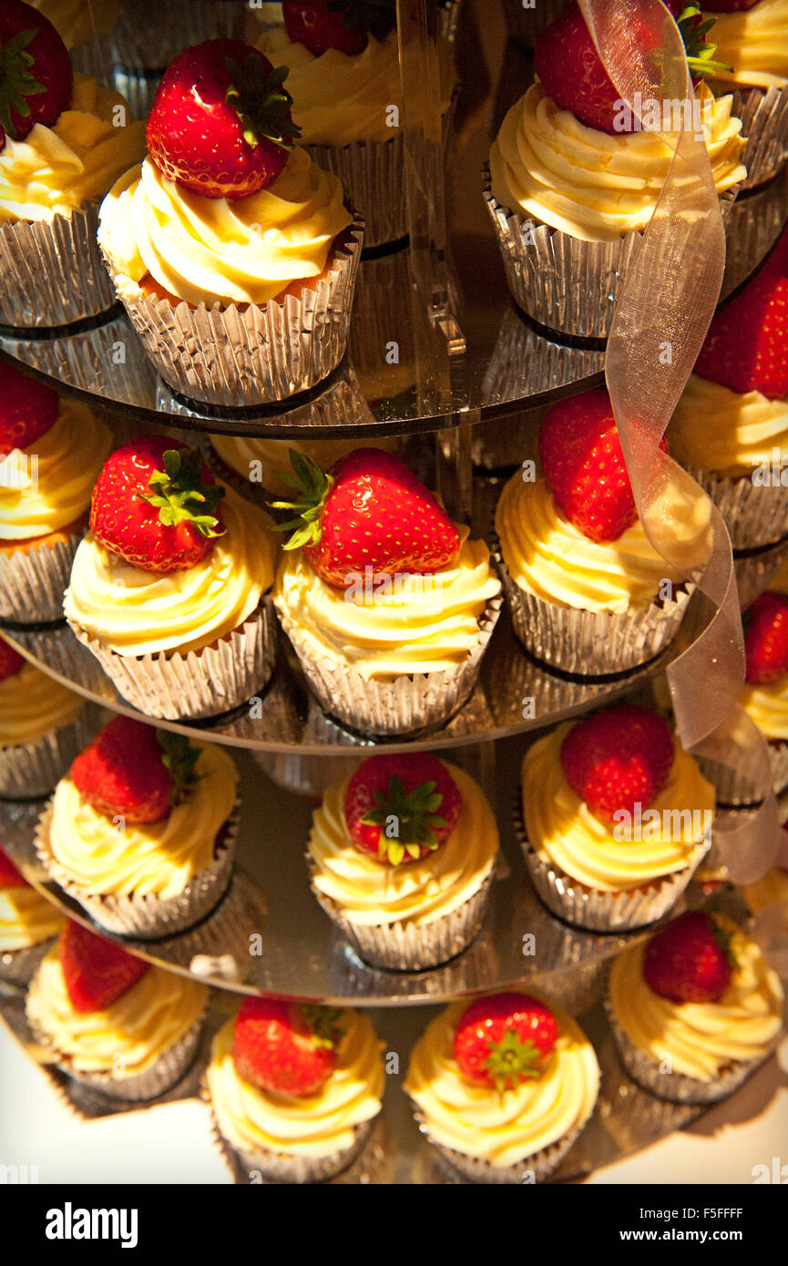 Wedding cup cakes Stock Photo - Alamy
