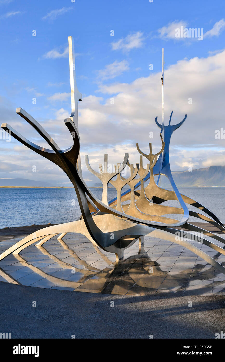 Sun Voyager (Solfar) sculpture (Jon Gunnar Arnason, sculptor ...