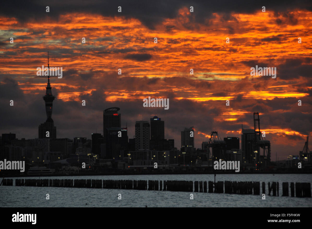 Auckland skyline sunset hi-res stock photography and images - Alamy