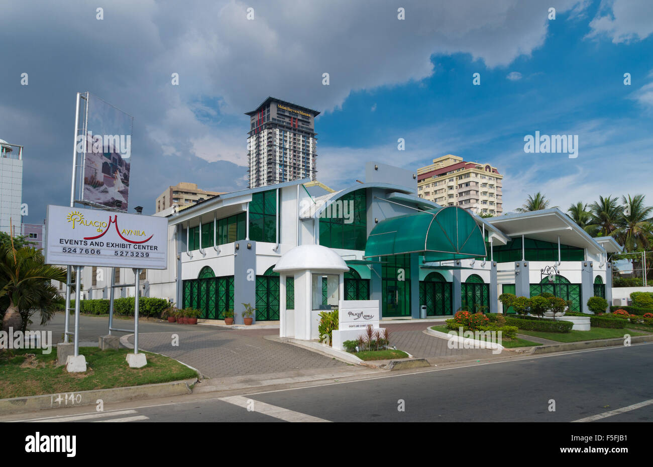 MANILA, PHILIPPINES - JUNE 7, 2015: Events and exhibit center Palacio ...
