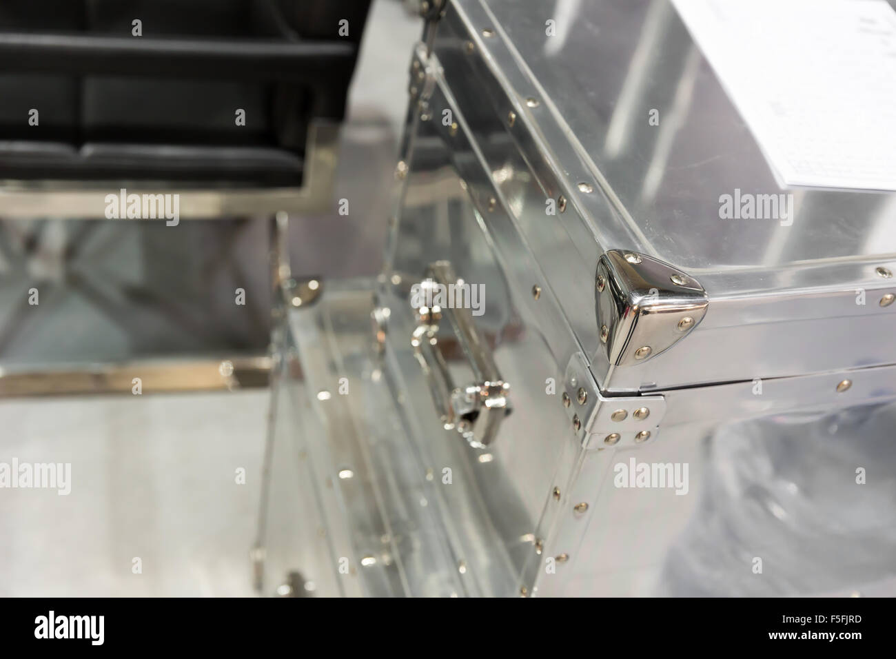 Corner of box hi-res stock photography and images - Alamy