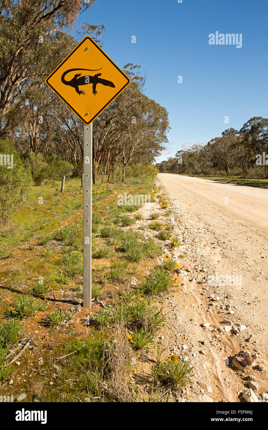 Wildlife signs hi-res stock photography and images - Alamy