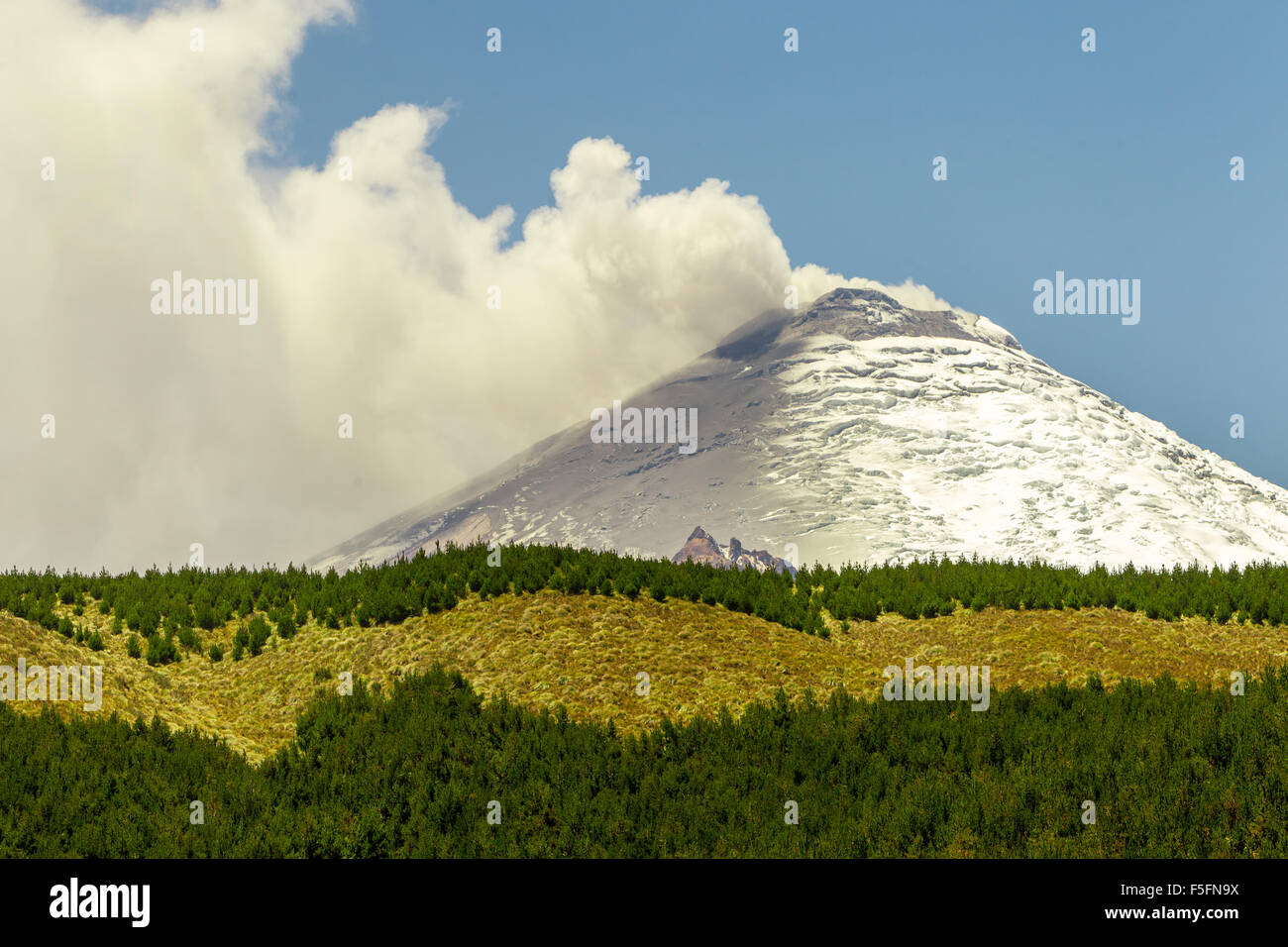 Volcano eruption danger hi-res stock photography and images - Alamy