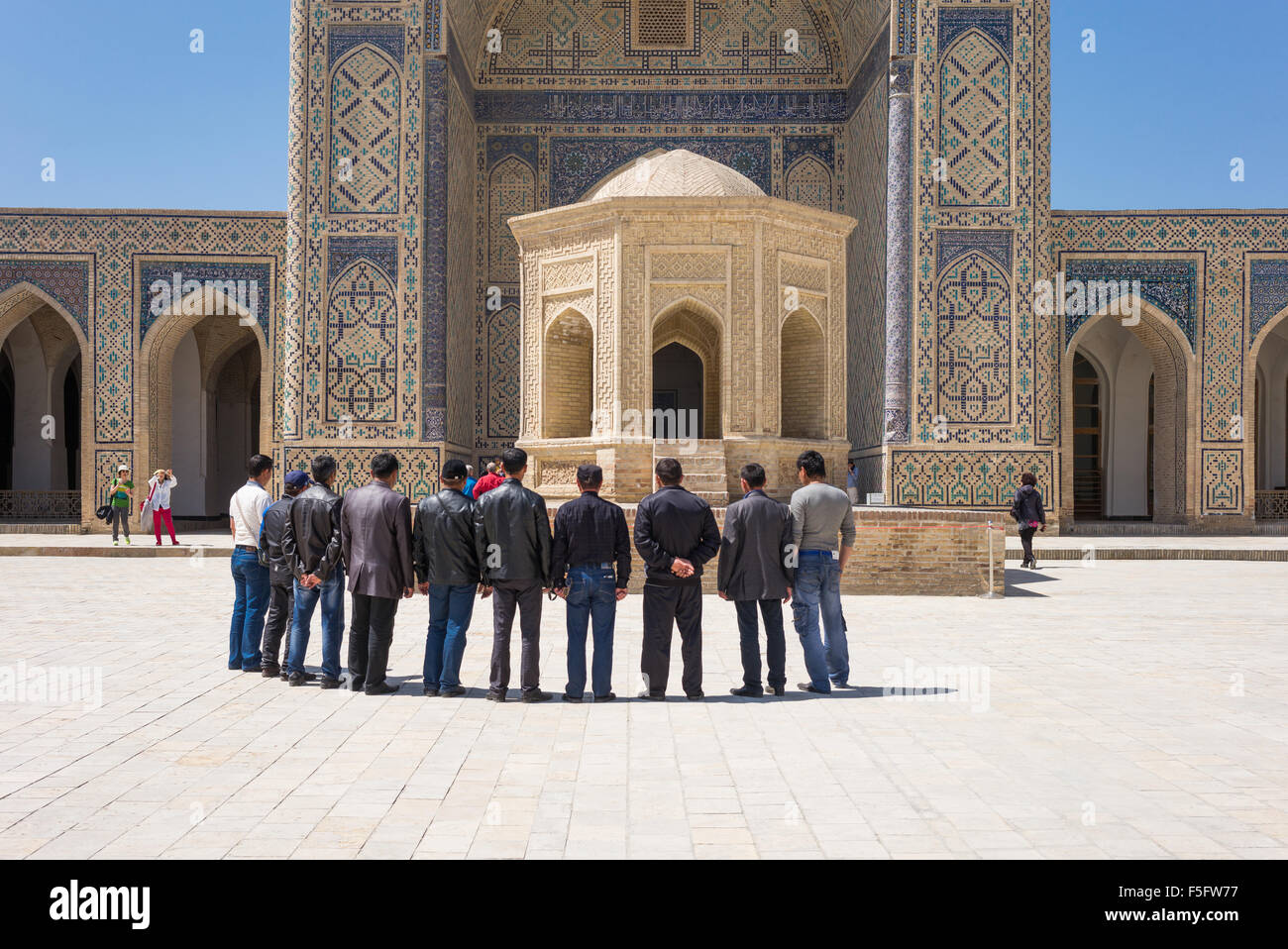 Uzbekistan people hi-res stock photography and images - Alamy