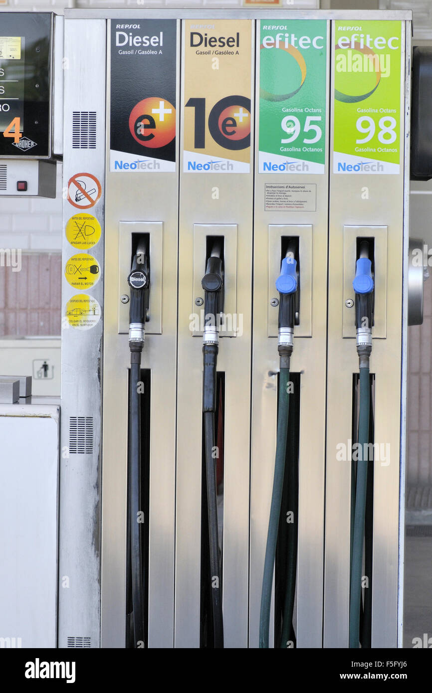 Four gas pumps hi-res stock photography and images - Alamy