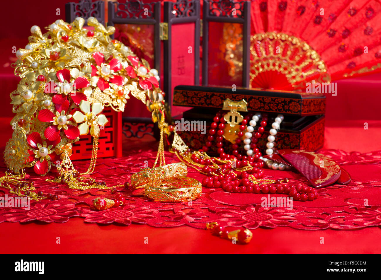 Traditional Chinese wedding elements Stock Photo - Alamy