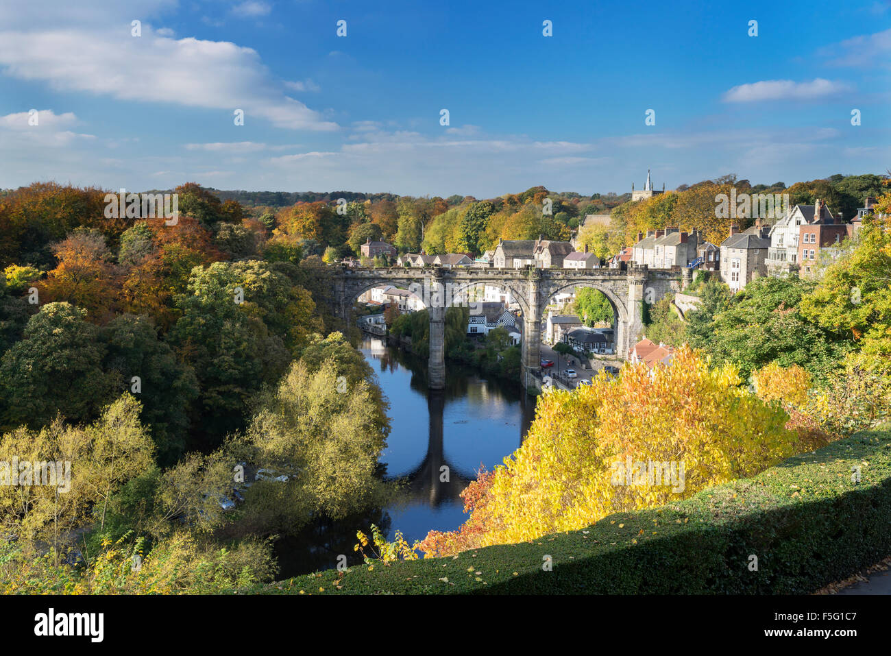 Knaresborough viaduct and River Nidd, October 2015 Stock Photo - Alamy