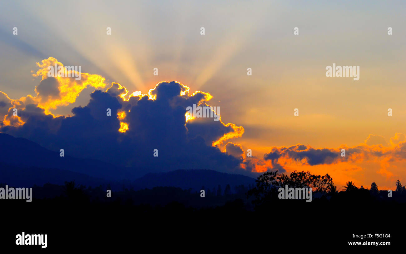 Golden aura sunset hi-res stock photography and images - Alamy