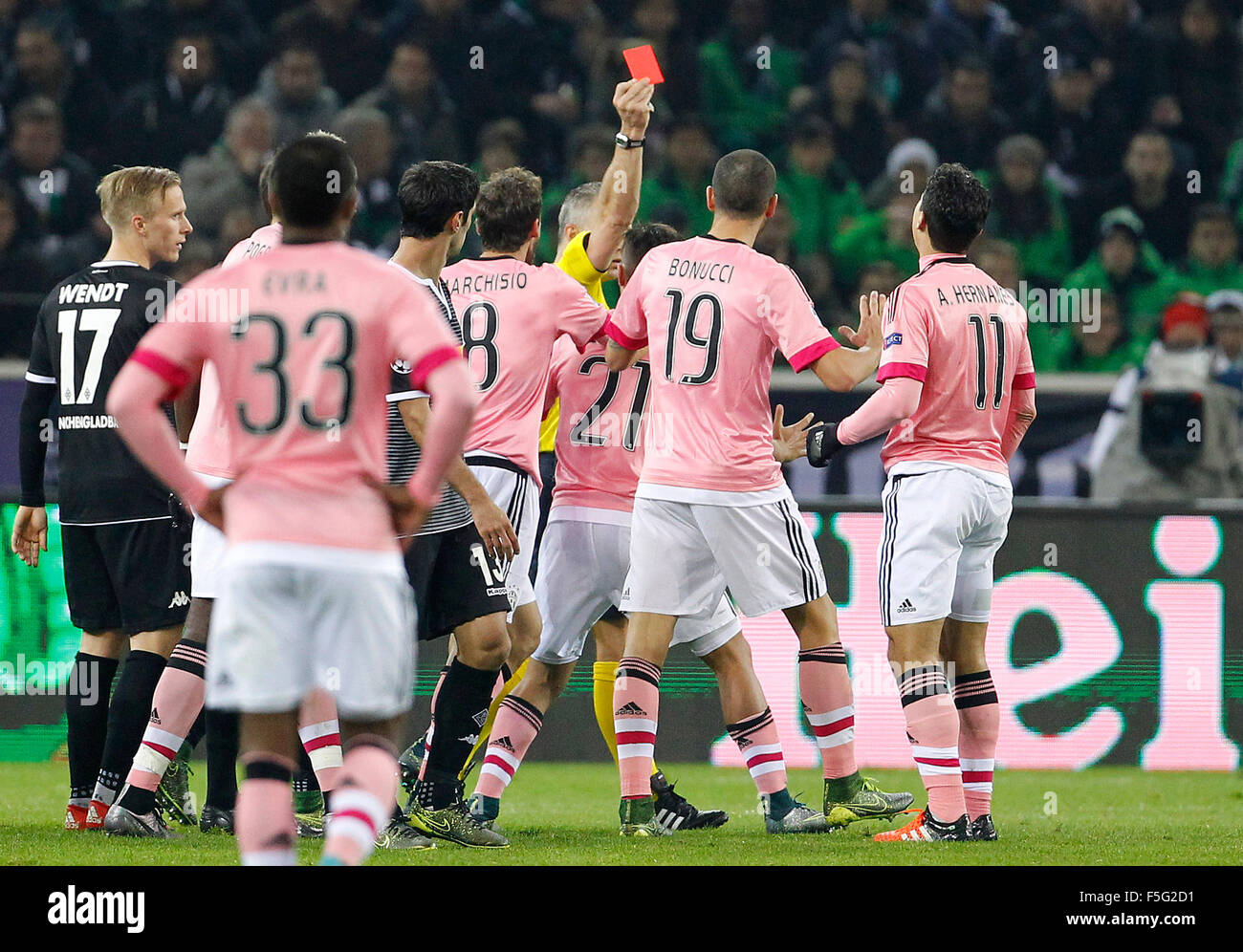 Hernanes (Juventus Turin) (11) gets the red card during the UEFA ...