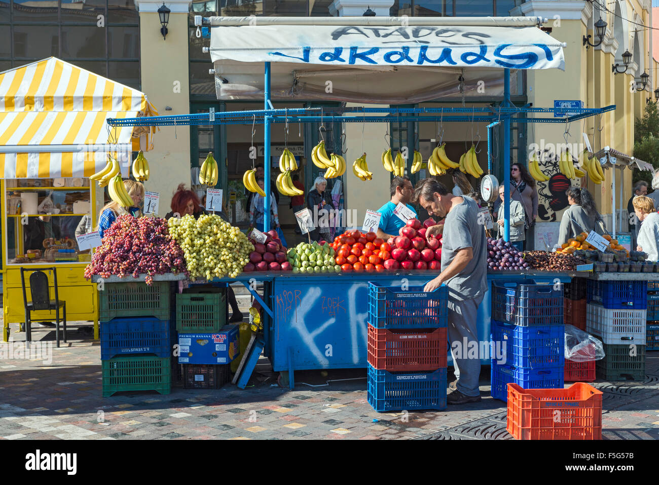 Greece kiosk shop hi-res stock photography and images - Alamy