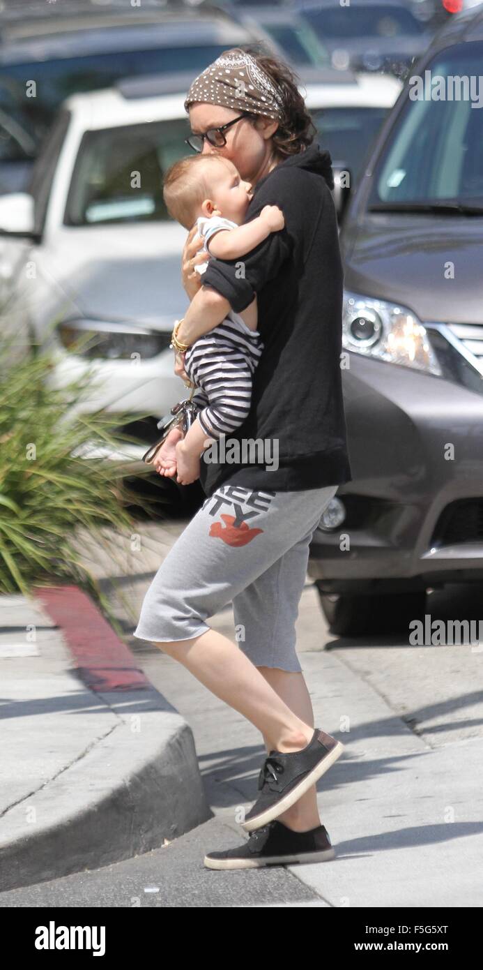 Sara Gilbert takes her son shopping in Beverly Hills Featuring: Sara ...