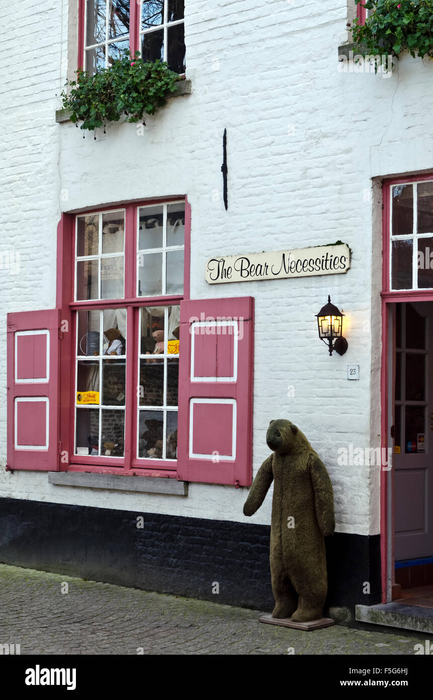 Bear necessities hi-res stock photography and images - Alamy