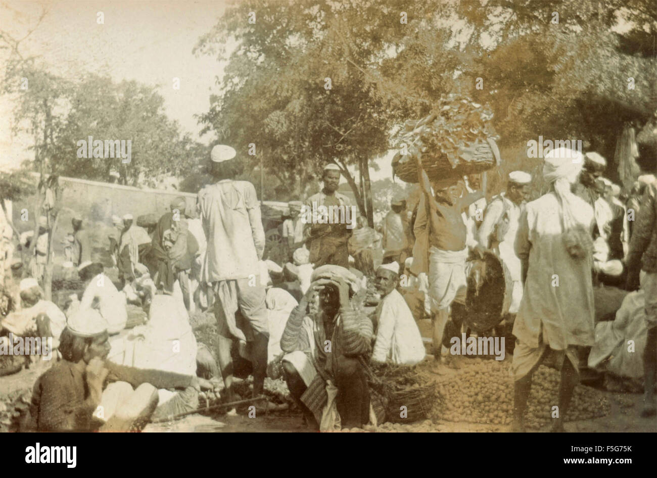 Group of Indians to the market, India Stock Photo - Alamy
